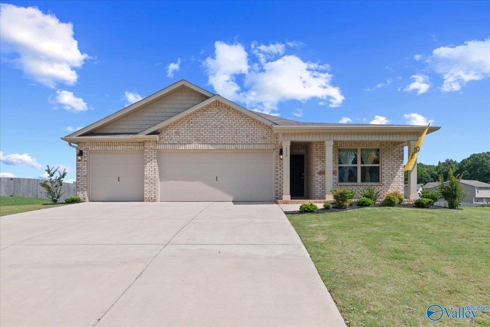 173 Meadow Ridge Drive, Hazel Green, AL 35750 - BHGRE