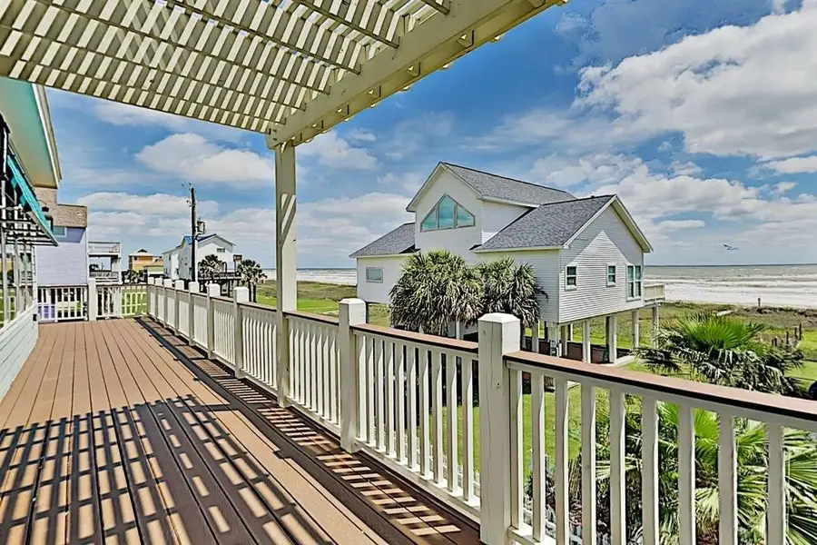 21233 Gulf Drive, Galveston, TX 77554 | Joyful Living by BHGRE