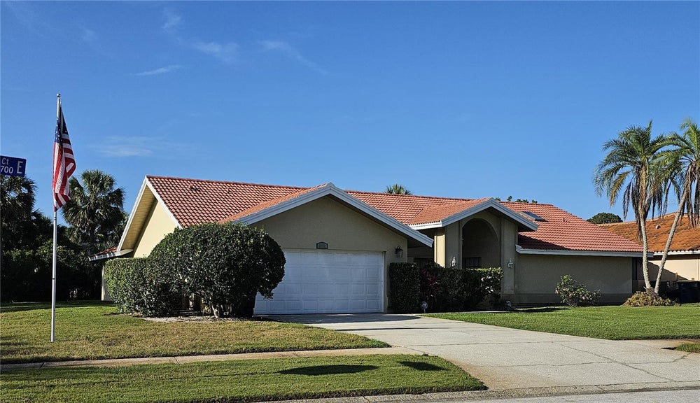 2704 E Montague Court E, CLEARWATER, FL 33761 - BHGRE