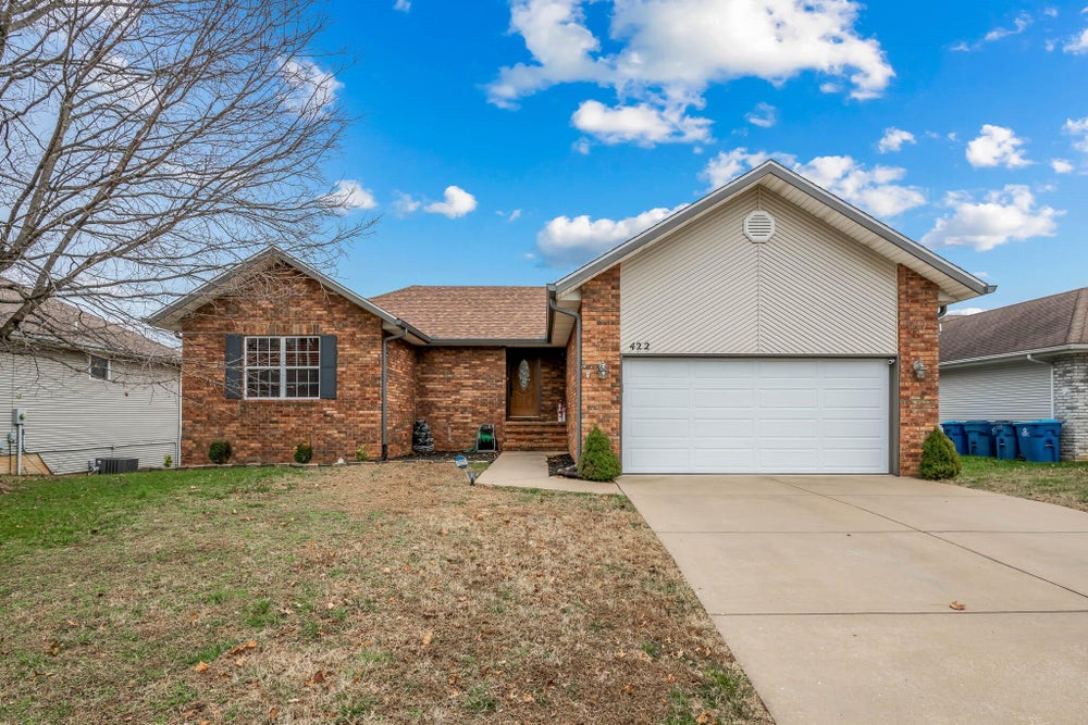 422 S Southgate Drive, Nixa, MO 65714 - BHGRE