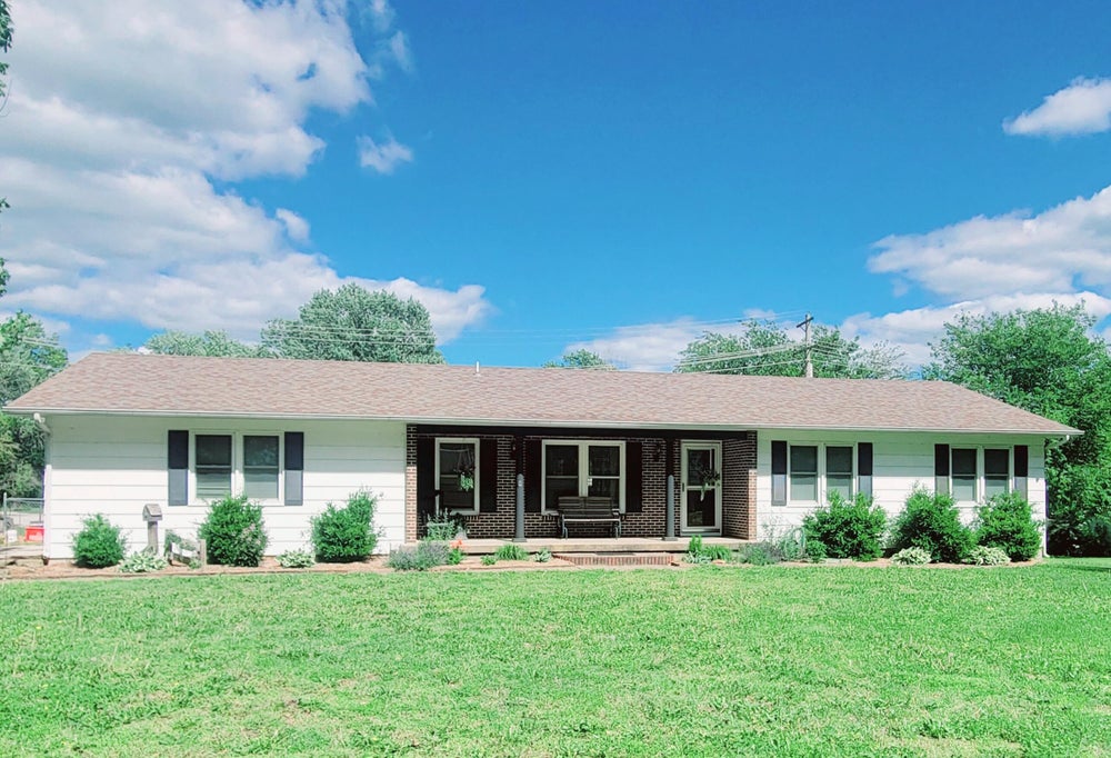 1601 Ely Drive, El Dorado Springs, MO 64744 - BHGRE