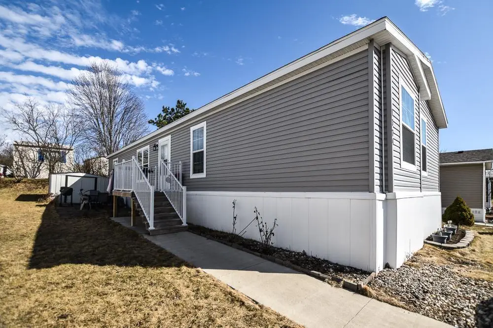 1374 Birchview Drive, Maplewood, MN 55119 | Joyful Living by BHGRE