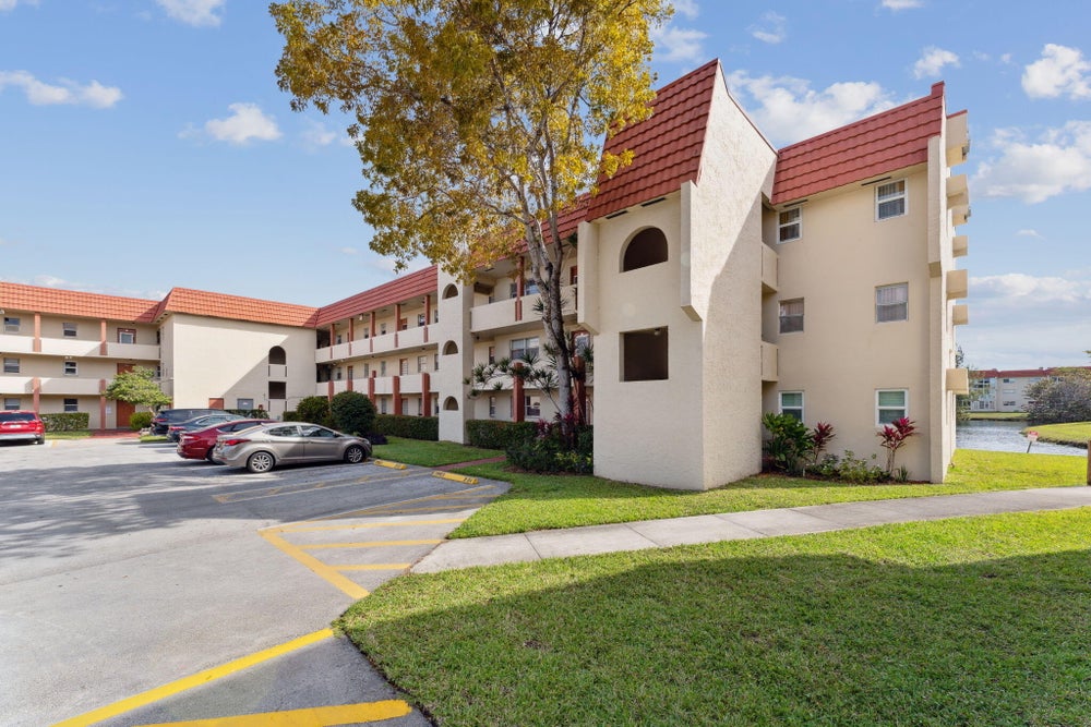 2950 W Sunrise Lakes Drive #311, Sunrise, FL 33322 - BHGRE