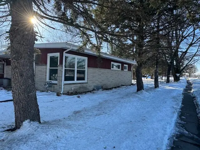 500 Park Ave, Delavan, WI 53115 | Joyful Living by BHGRE